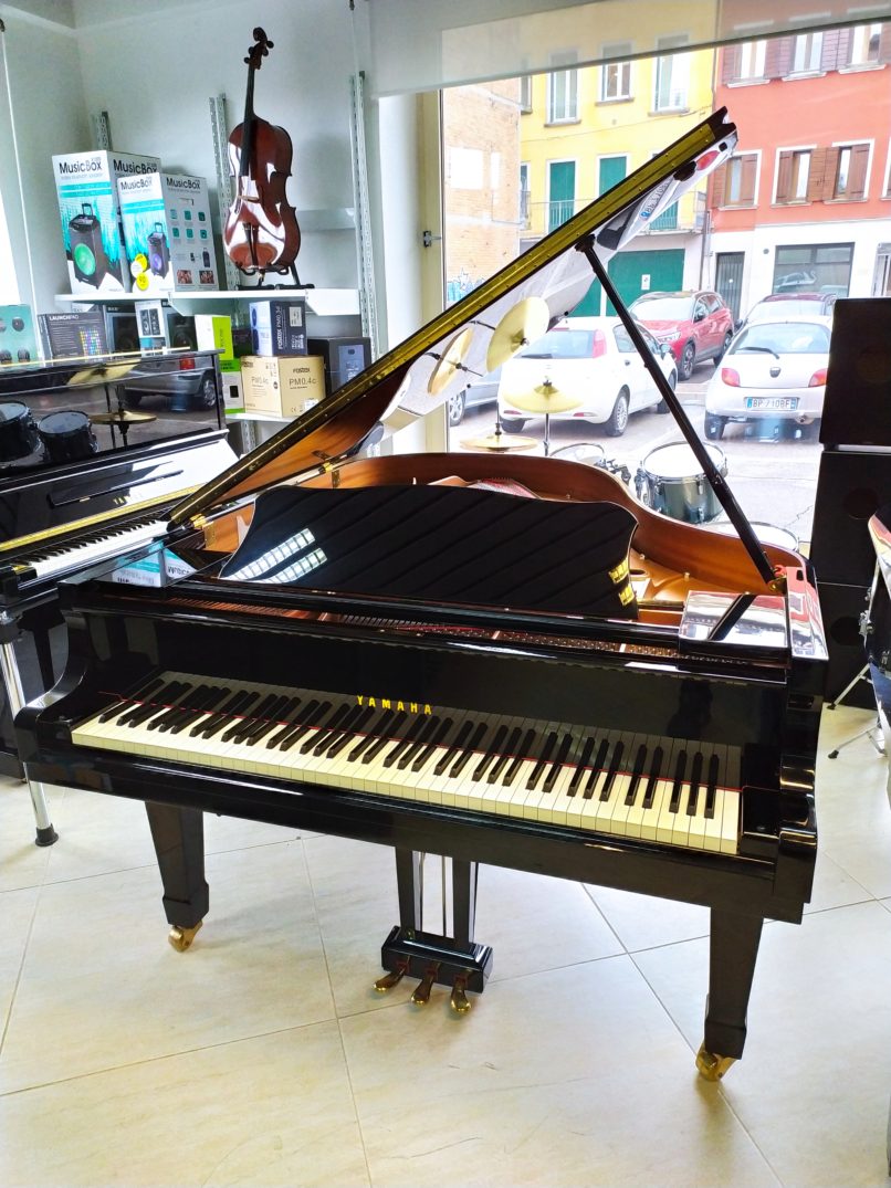 PIANOFORTE A CODA YAMAHA C3 SILENT seminuovo – Musicalmente